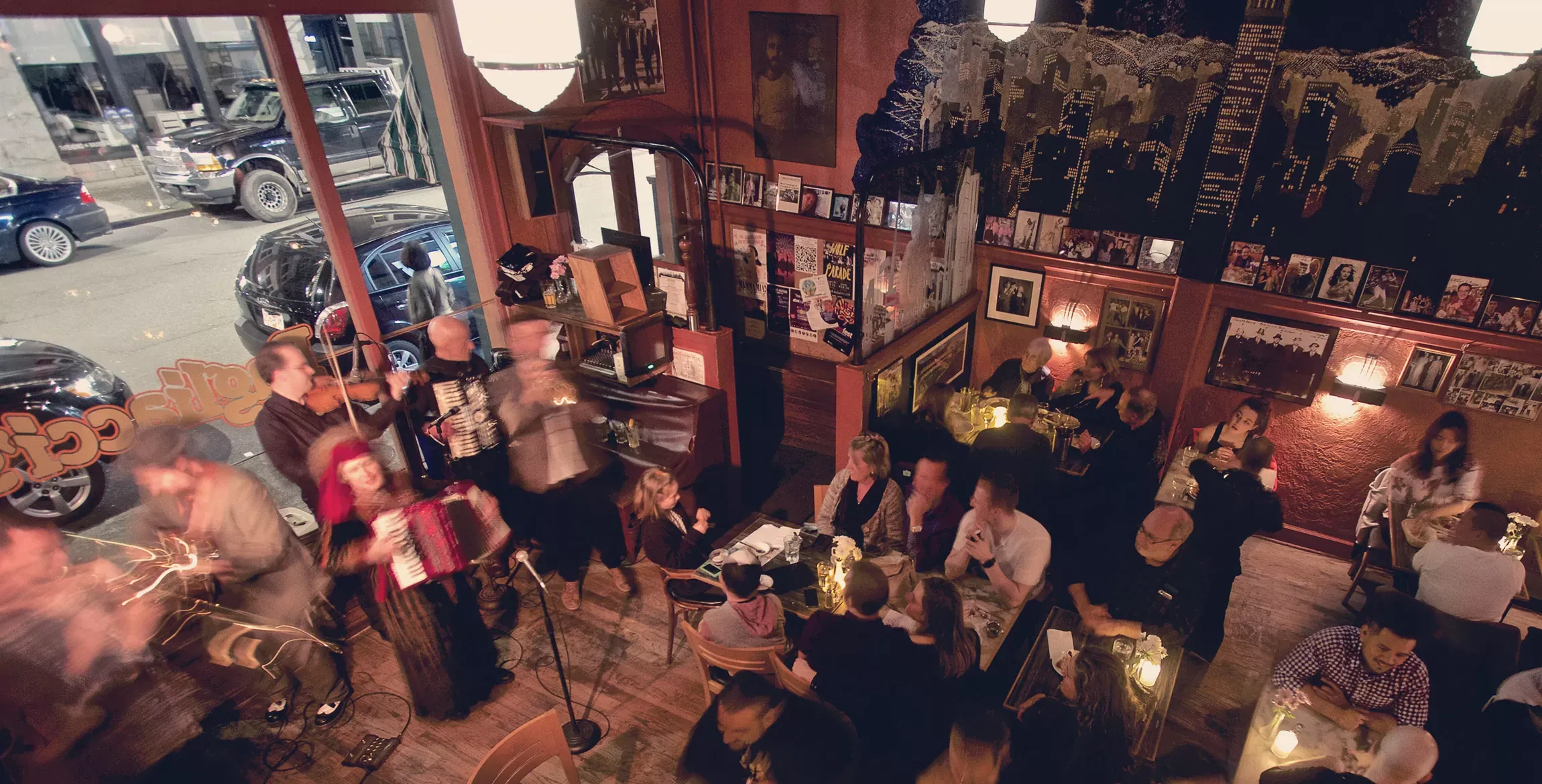 Welcome to Pagliacci’s Restaurant, Victoria BC, Canada